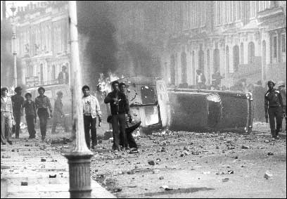 1981 and 2011: from social democratic to neoliberal rioting - Paul ...